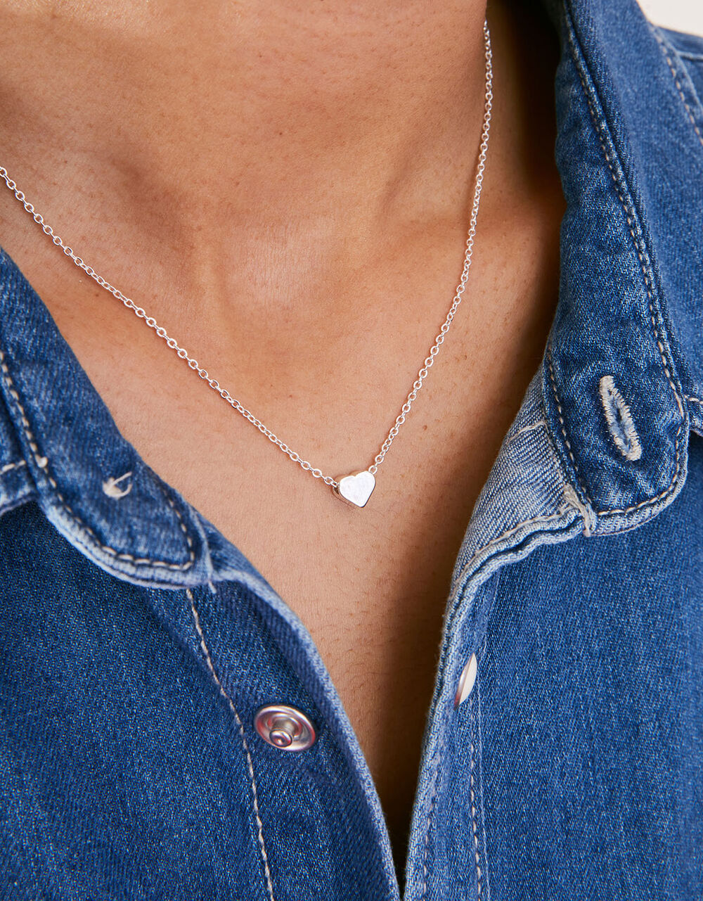 Solid Heart Pendant Necklace | Pendant necklaces | Accessorize UK