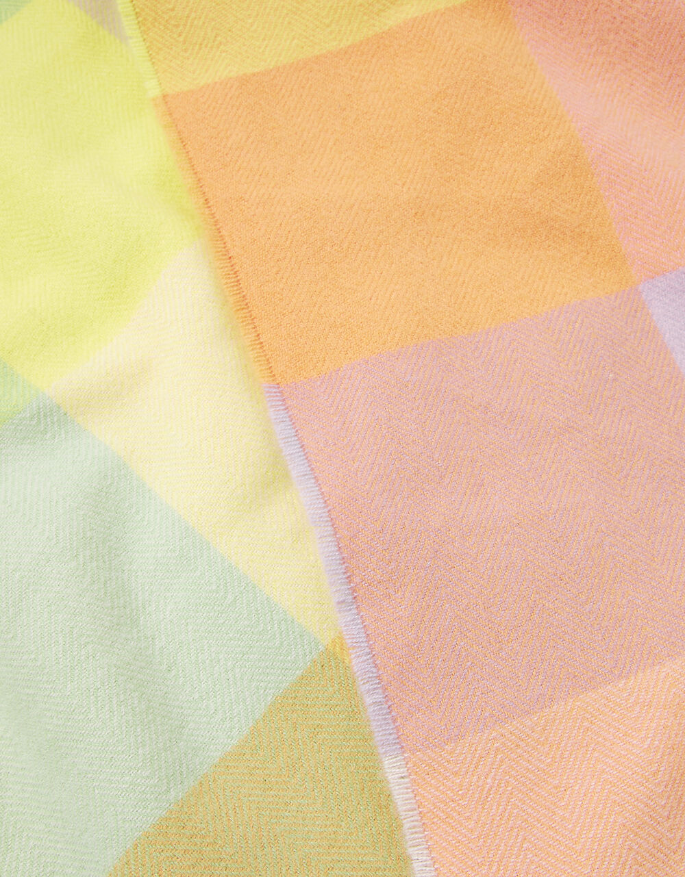 Super Soft Pastel Check Throw | Throws & Blankets | Accessorize UK